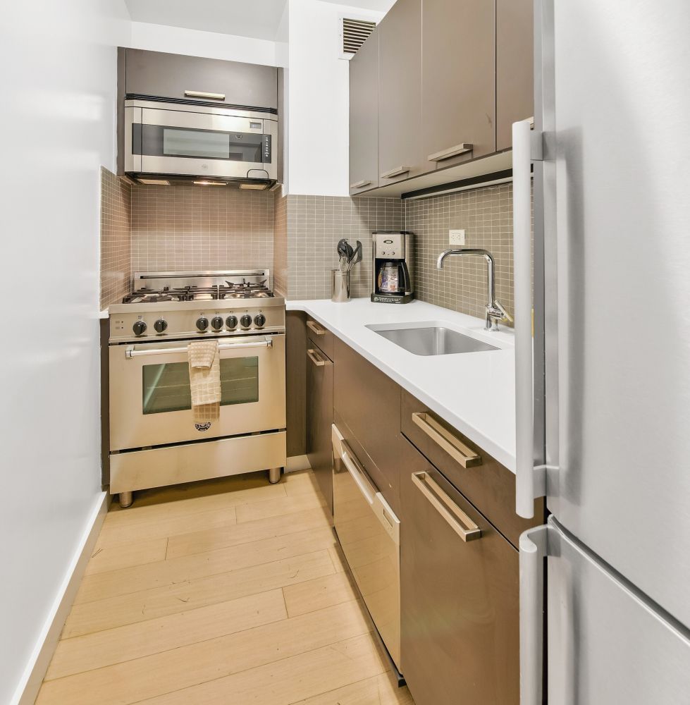 Spacious 1BR with Fitness Center at The Nash - Hosteeva